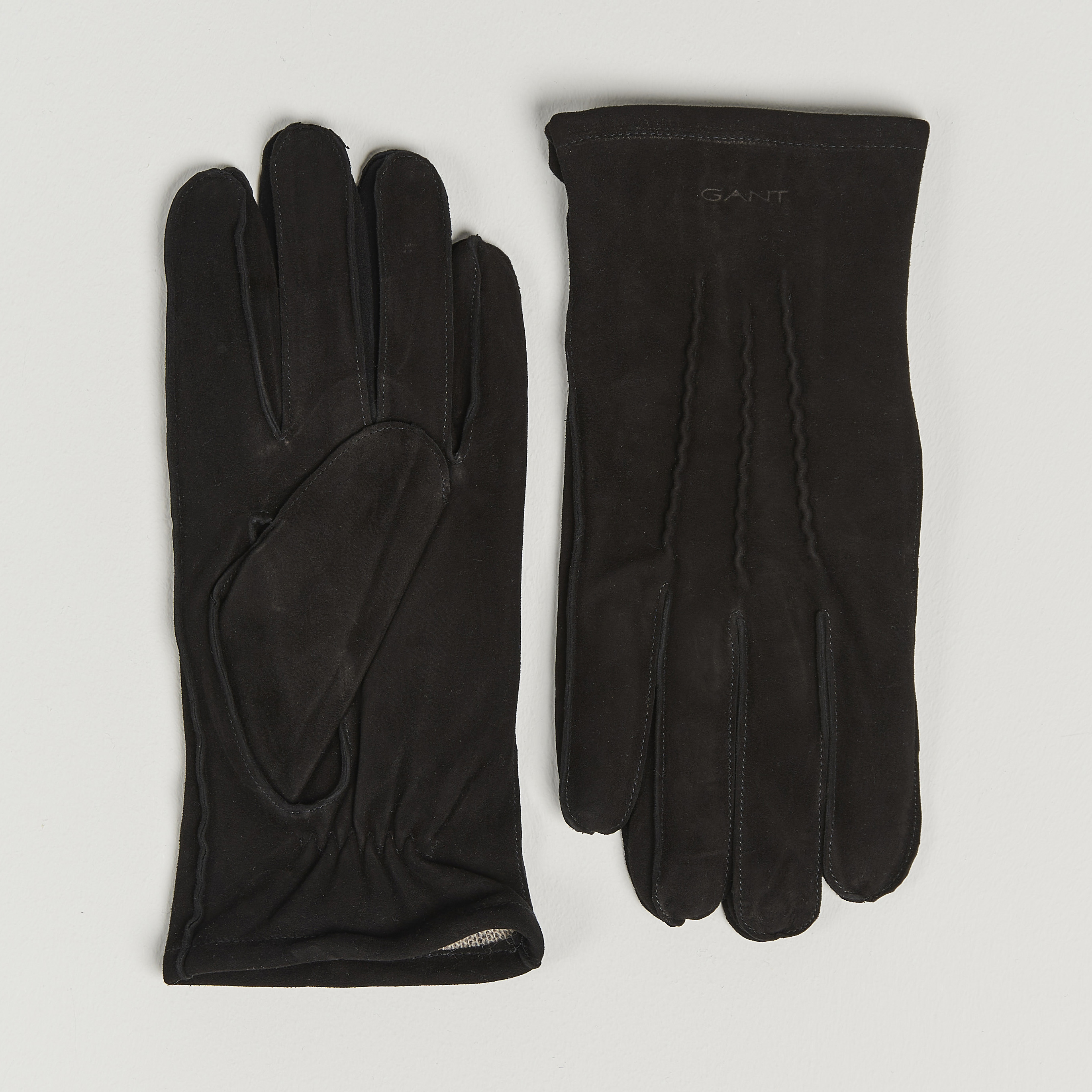 GANT Classic Suede Gloves Black at CareOfCarl.com