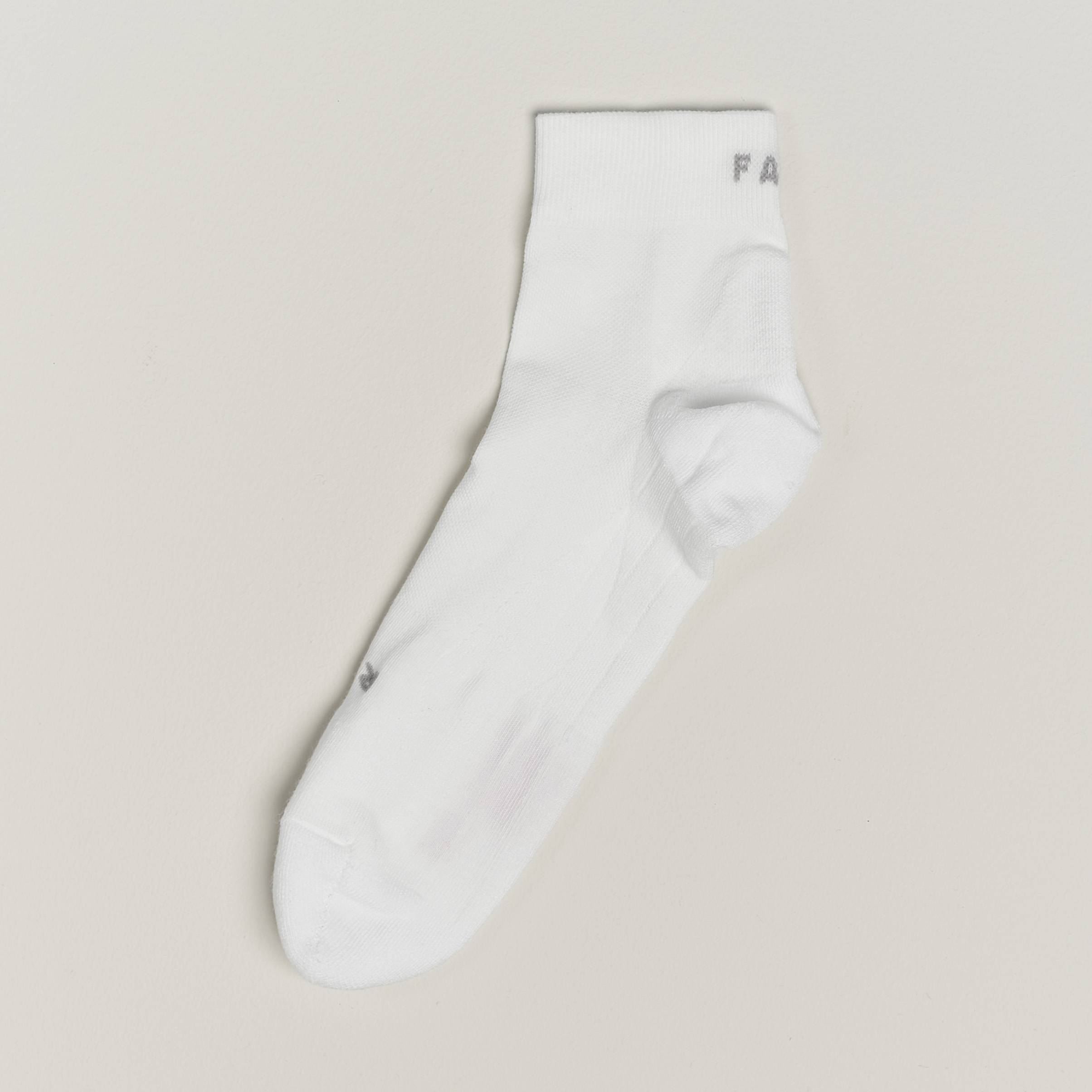 Falke GO2 Short Golf Socks White at CareOfCarl.com