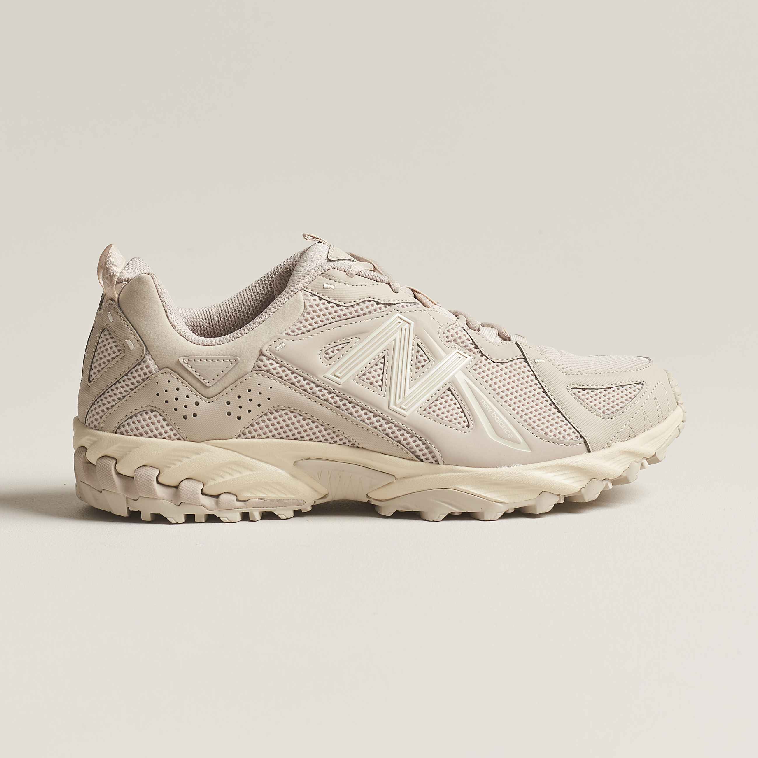 New Balance 610T Sneakers Timberwolf at CareOfCarl.com