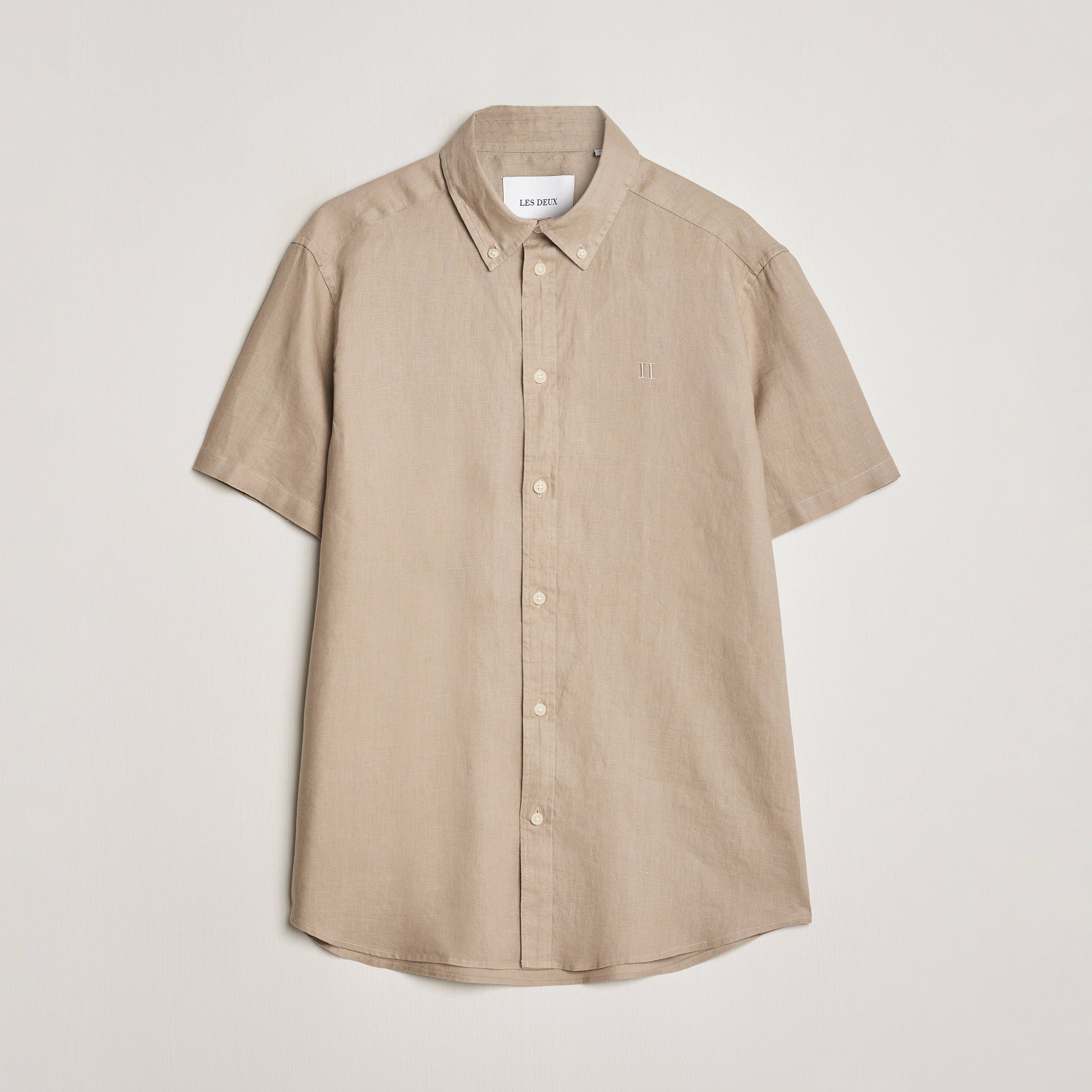 Les Deux Kris Short Sleeve Linen Shirt Dark Sand at CareOfCarl.com