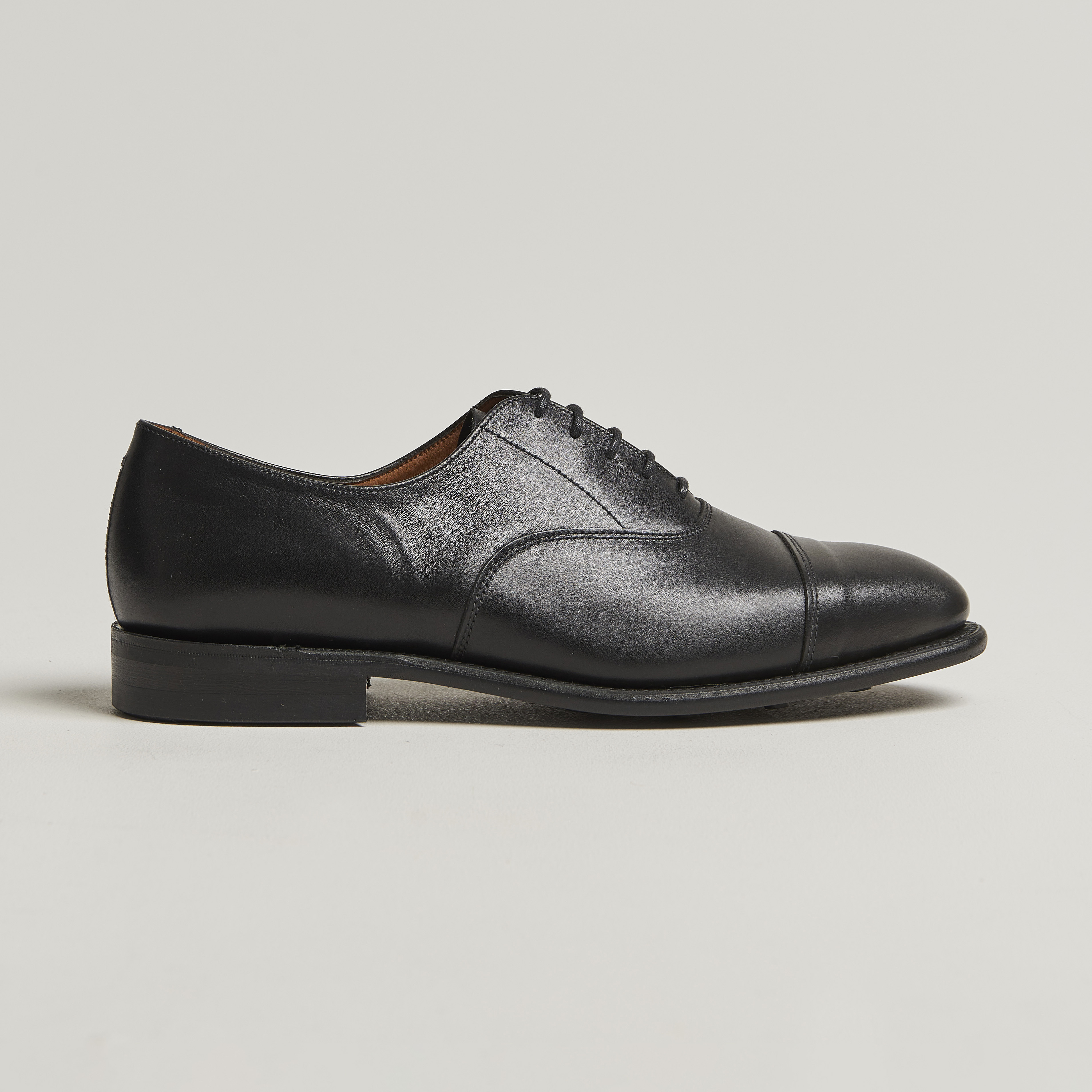 Sanders Vardy Calf Cap Oxford Black at CareOfCarl.com