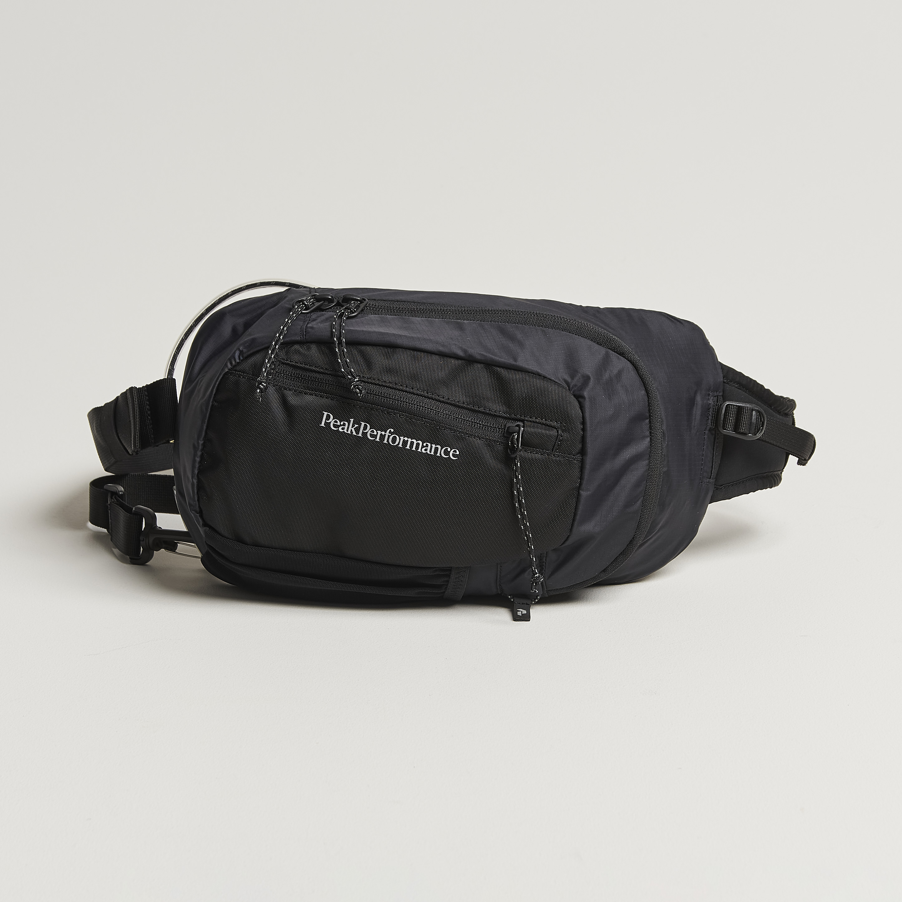 Peak Performance Outdoor Slingbag Black at CareOfCarl.com
