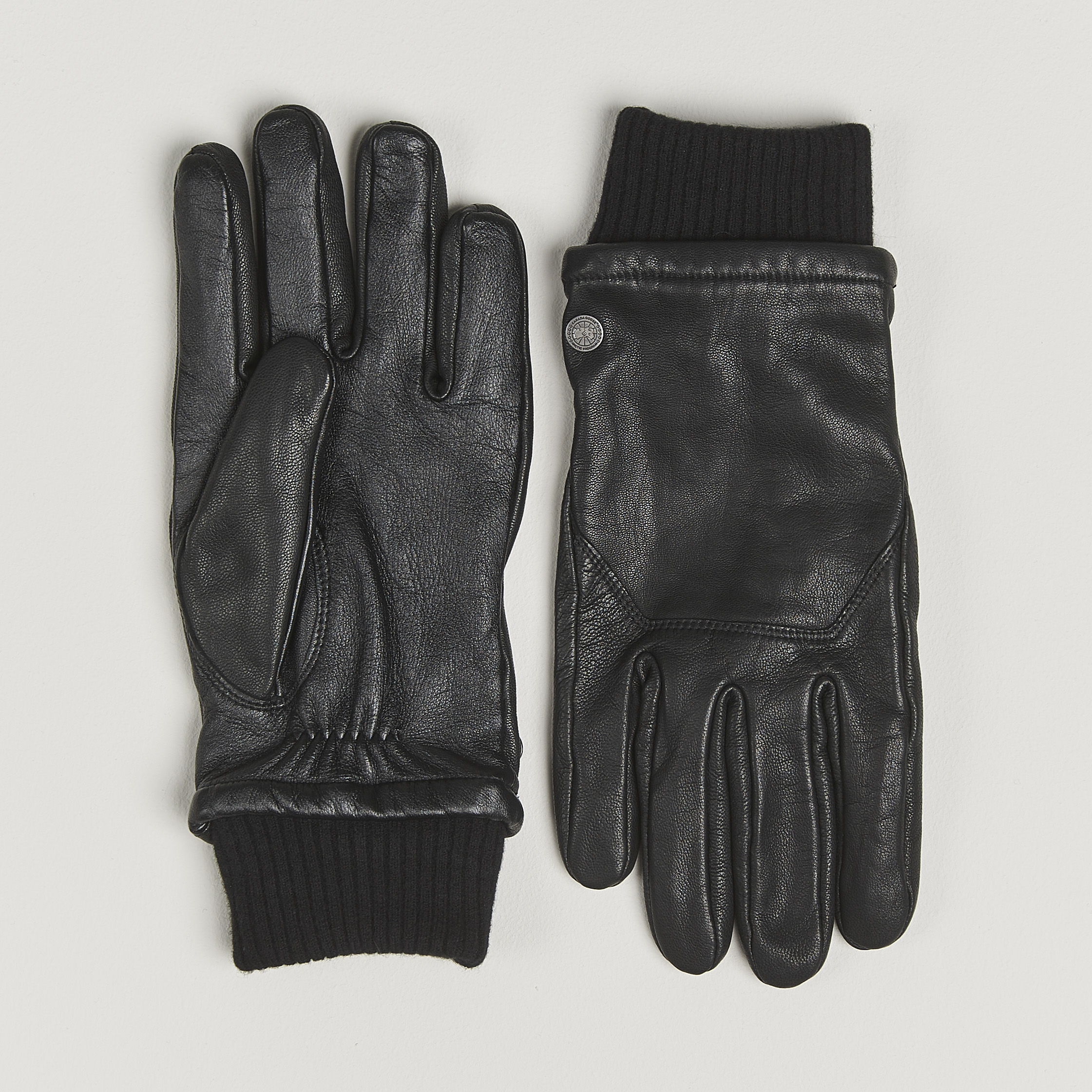 Canada Goose Workman Gloves Black at CareOfCarl.com