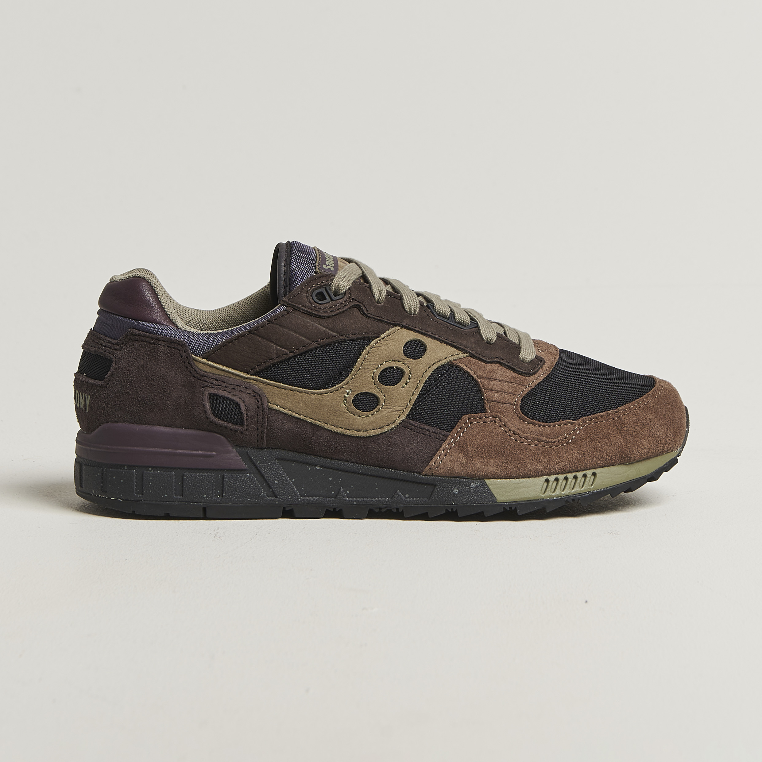 Saucony Shadow 5000 Sneaker Dark Grey/Plum at CareOfCarl.com