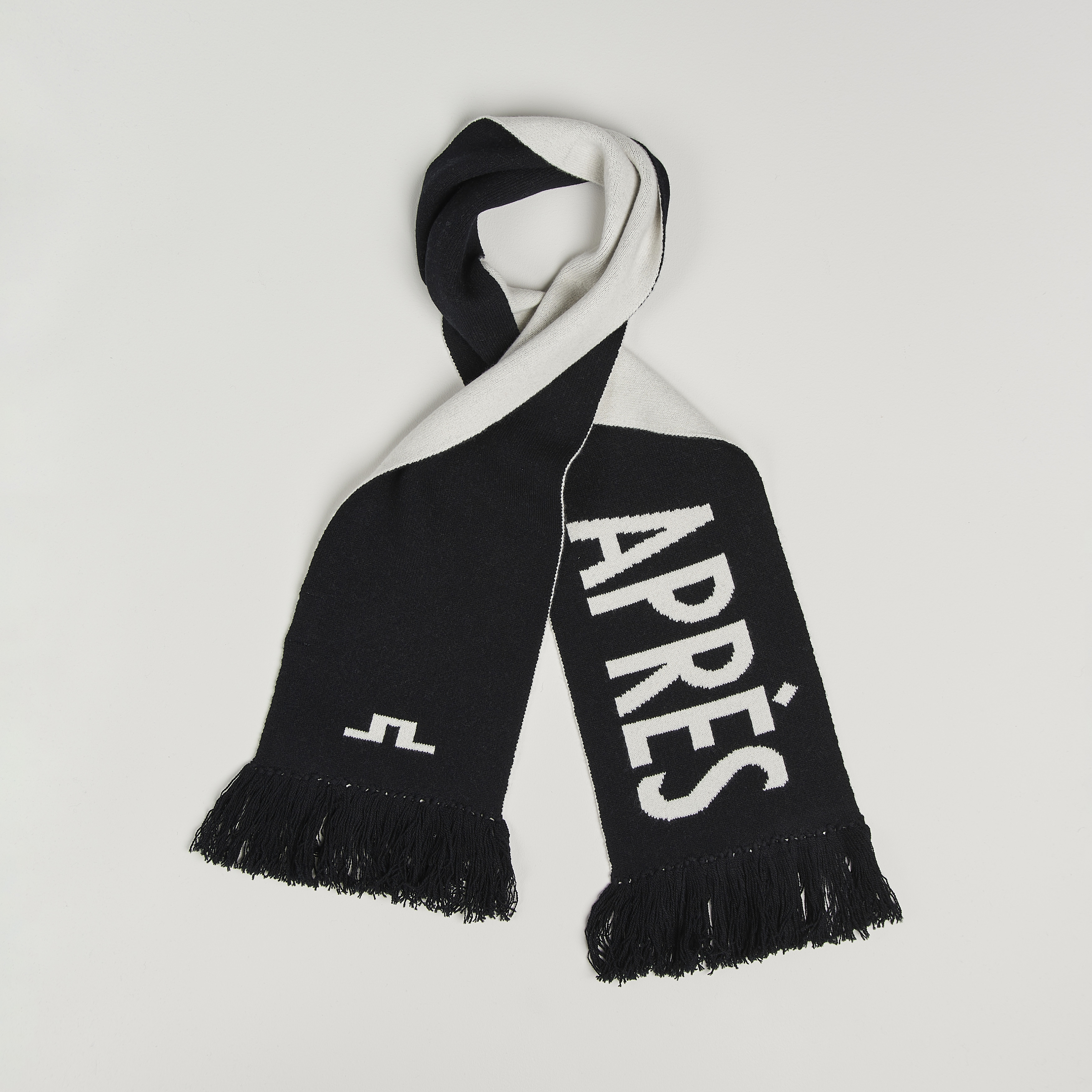 J.Lindeberg Jasper Graphic Scarf Black at CareOfCarl.com