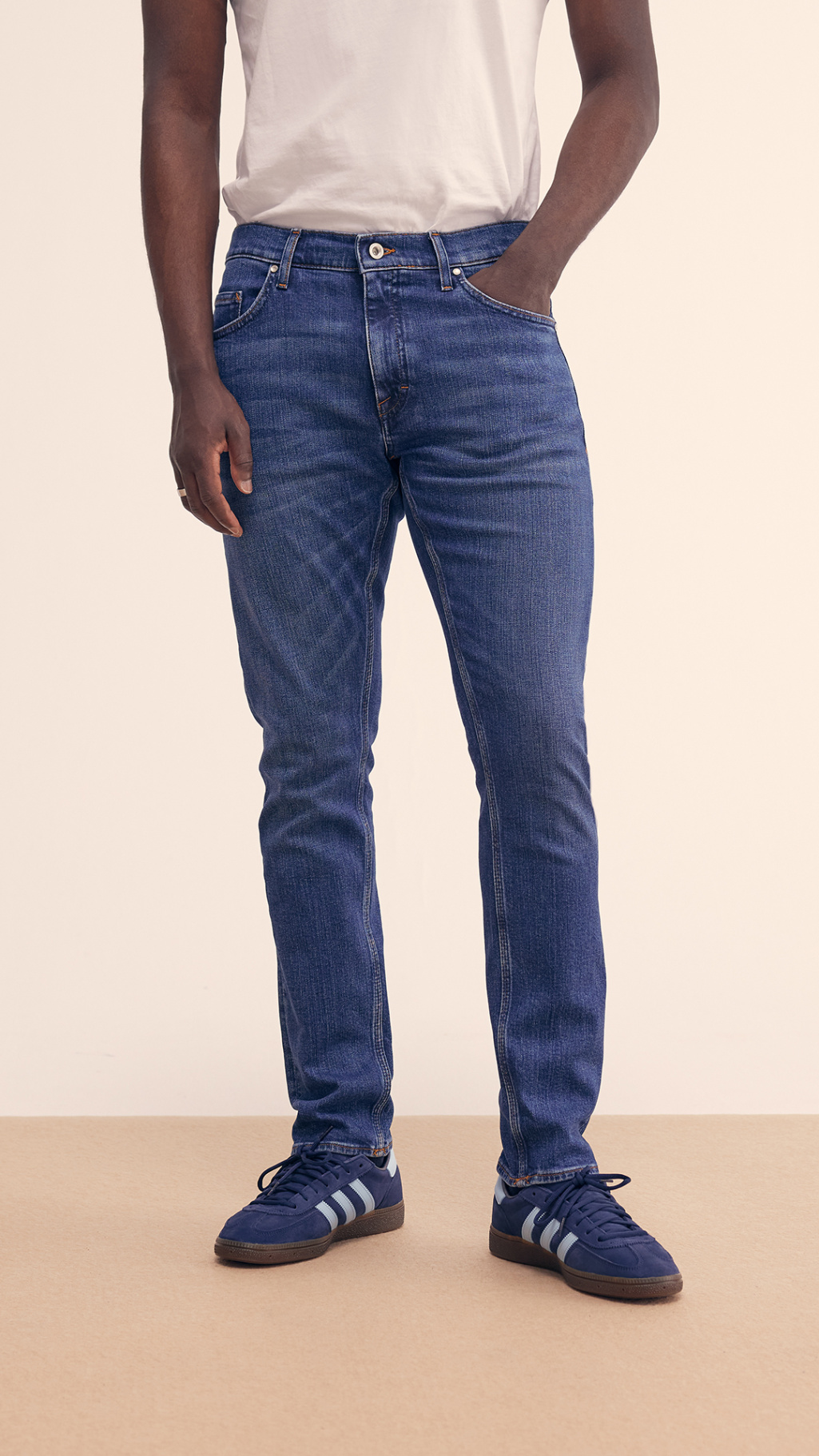 Your Guide to Finding the Right Jeans Model | Careofcarl.com