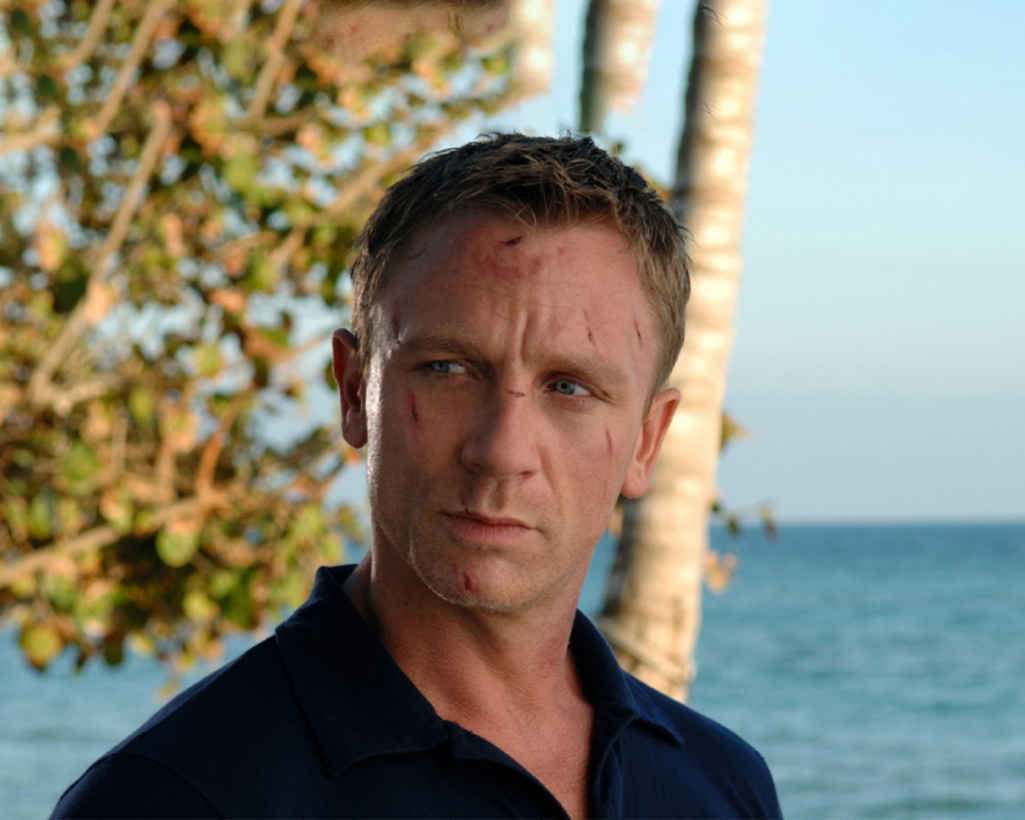 The most laid-back Bond of all: Daniel Craig | Careofcarl.com